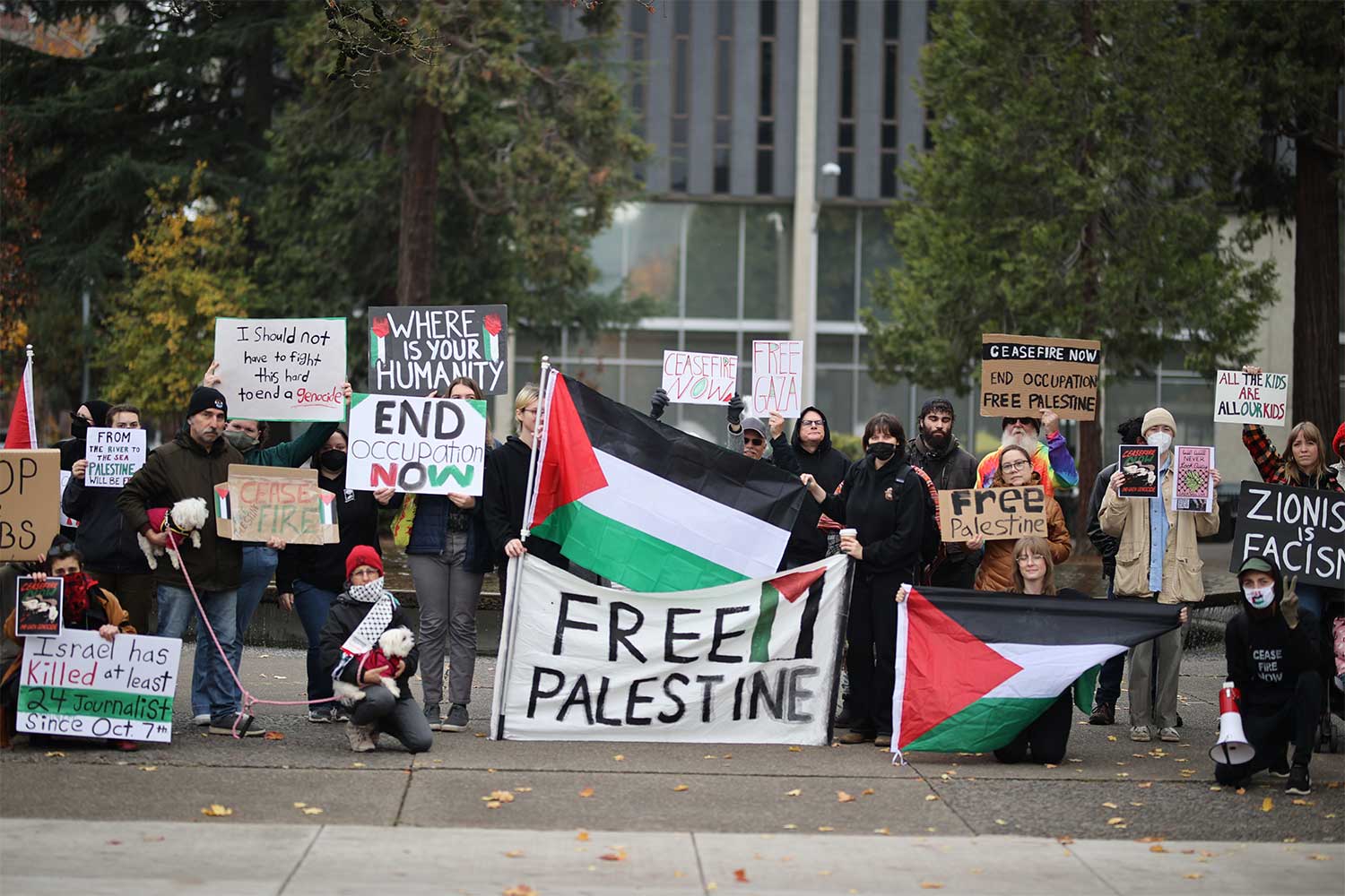 Eugene Activists and Sen. Jeff Merkley Call for Ceasefire in Gaza – Eugene Weekly