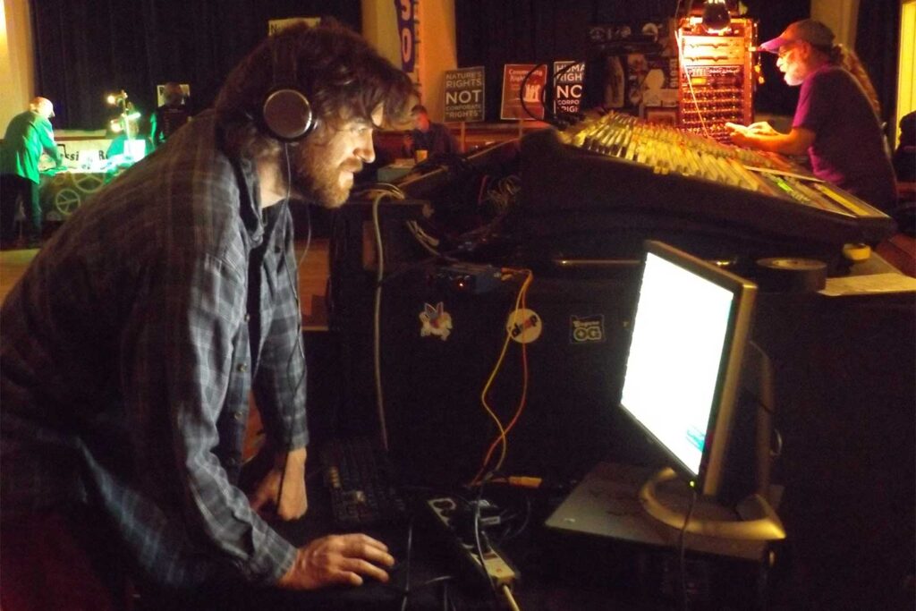 Giving Guide! – Eugene Weekly