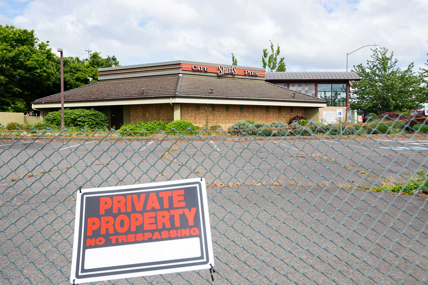 Demolition on Menu at Shari’s? - Eugene Weekly
