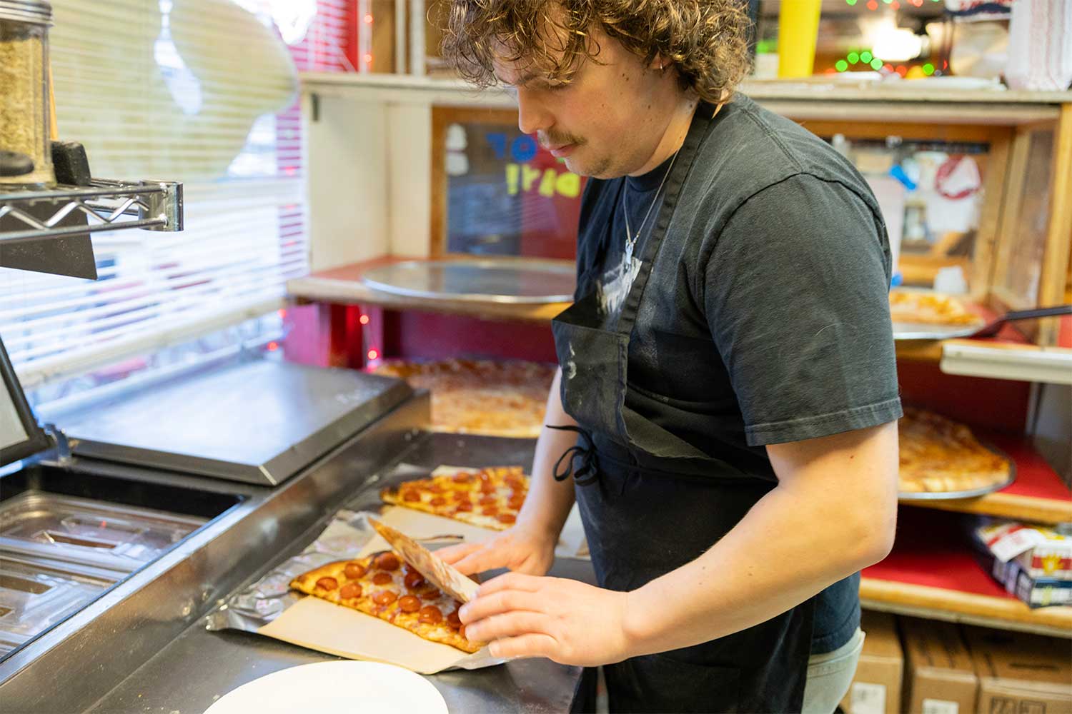 Swinging By for a Slice? - Eugene Weekly