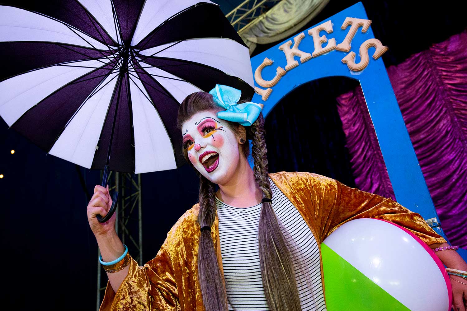 The Circus is Coming to Town - Eugene Weekly